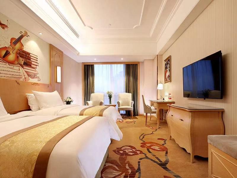 Vienna International Hotel Shanghai Qingpu New Town Metro Station ...