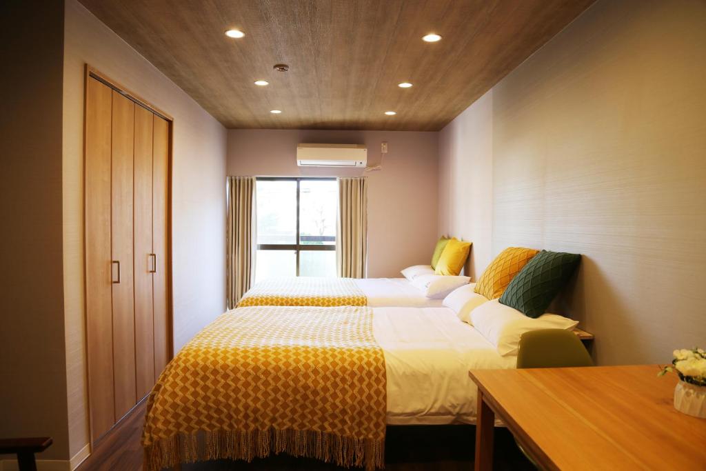 M207 Easy access to Ikebukuro Red Leaves ,Golden Ginkgo, Tokyo ...