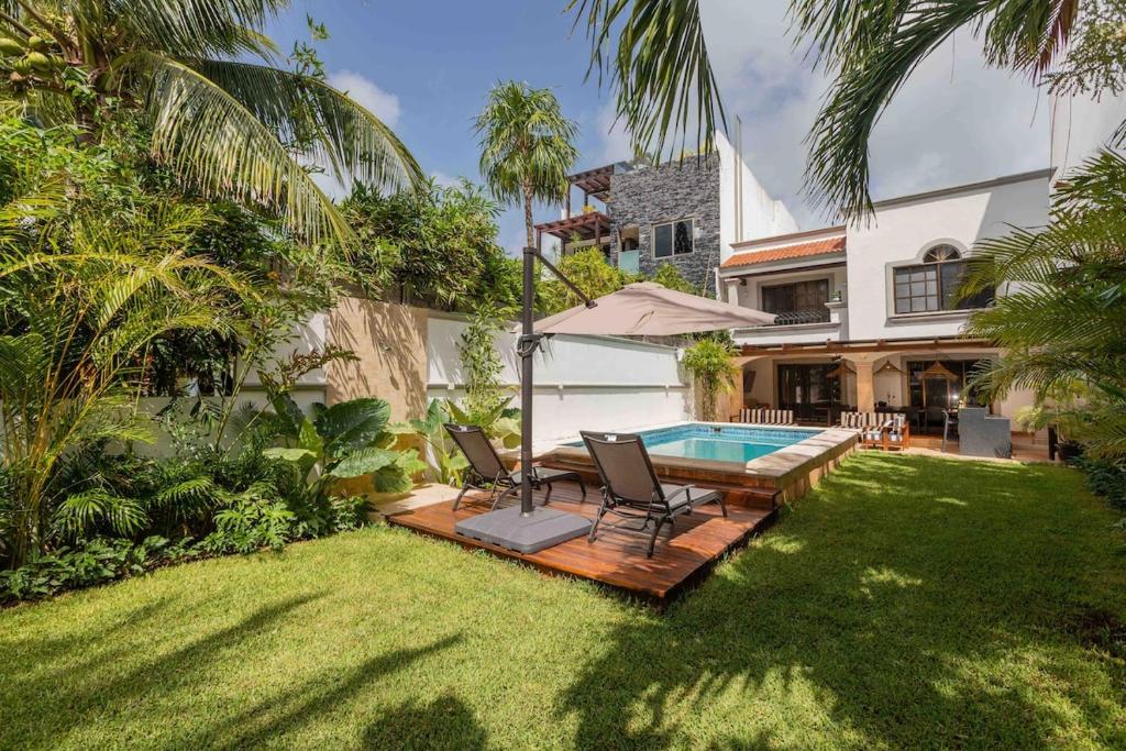 Villa with a beautiful terrace, BBQ Grill and pool, Cancún (updated ...