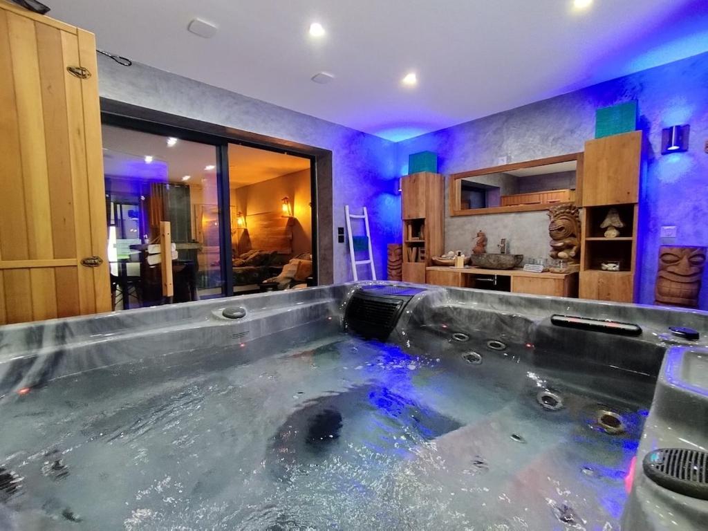 Love room suite jacuzzi sauna pour 2 personnes, Calais (preços ...