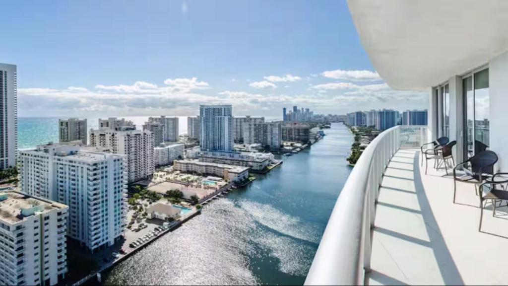 Beachwalk Resort, Hallandale Beach (updated prices 2026)