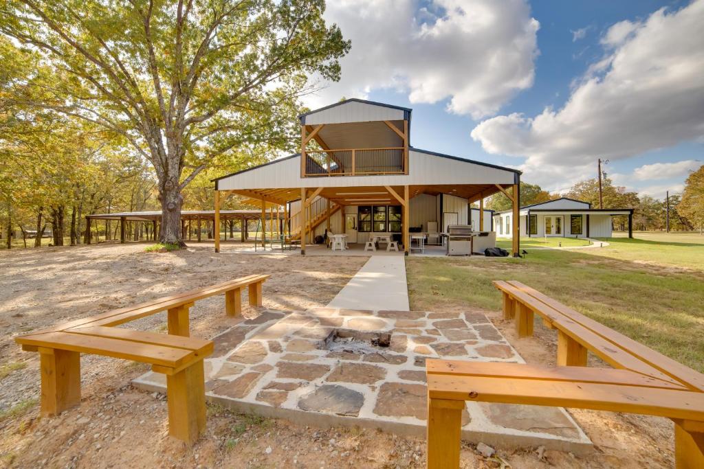 Fish, Boat and Relax! Lake Fork Home with Shared Dock, Gunter ...
