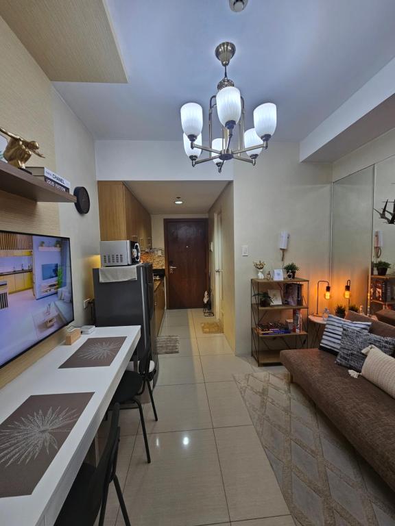 MOA Shell Residences Spacious 1BR with City View WiFi and Netflix ...
