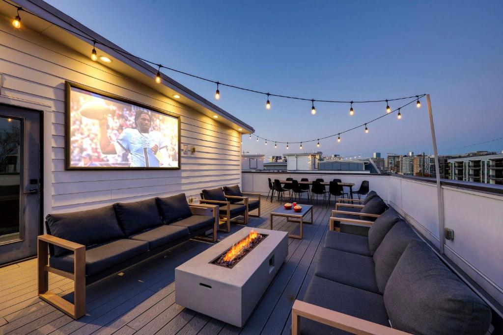 Gulch - Rooftop 360 View - Fire pit - Garage, Nashville (aktualisierte ...