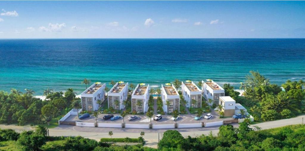 Oceanfront Rooftop luxury 2B2B residency pool beach in North Side ...