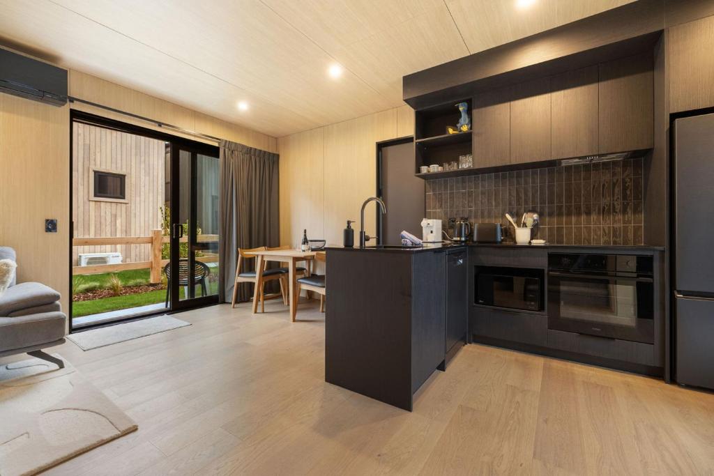The Little Loop Townhouse, Queenstown (updated prices 2026)