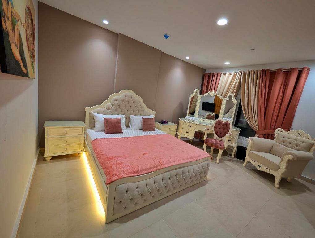 Luxury Studio Apartment - Couple Friendly - Penta Square DHA Phase 5 ...