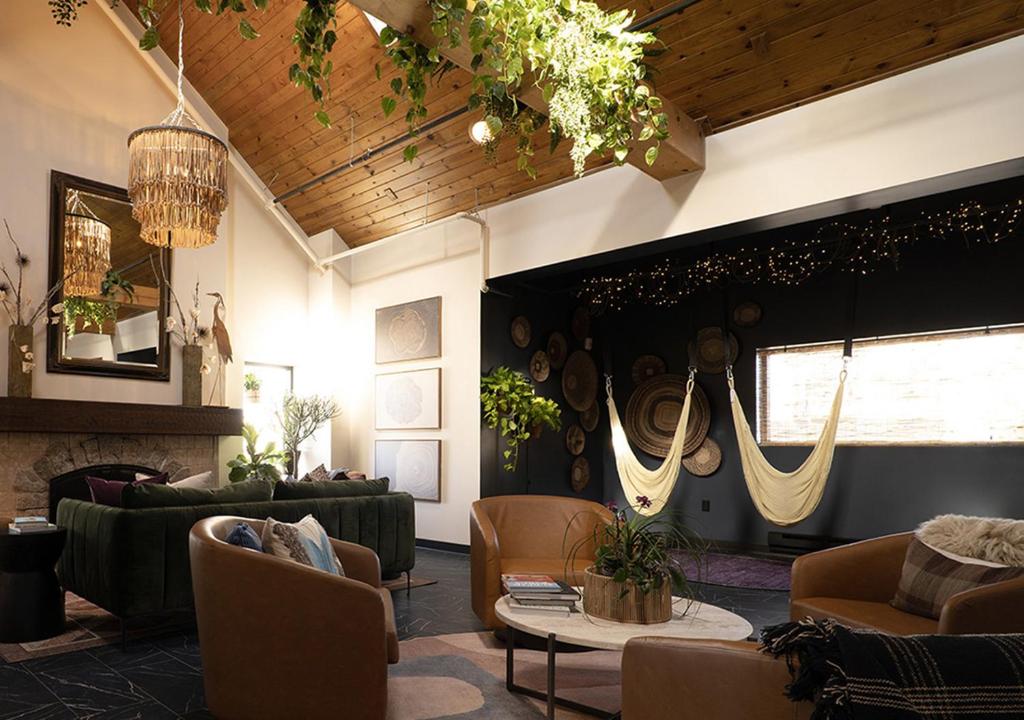 Violet Inn, Lounge & Spa, Two Rivers (updated prices 2025)