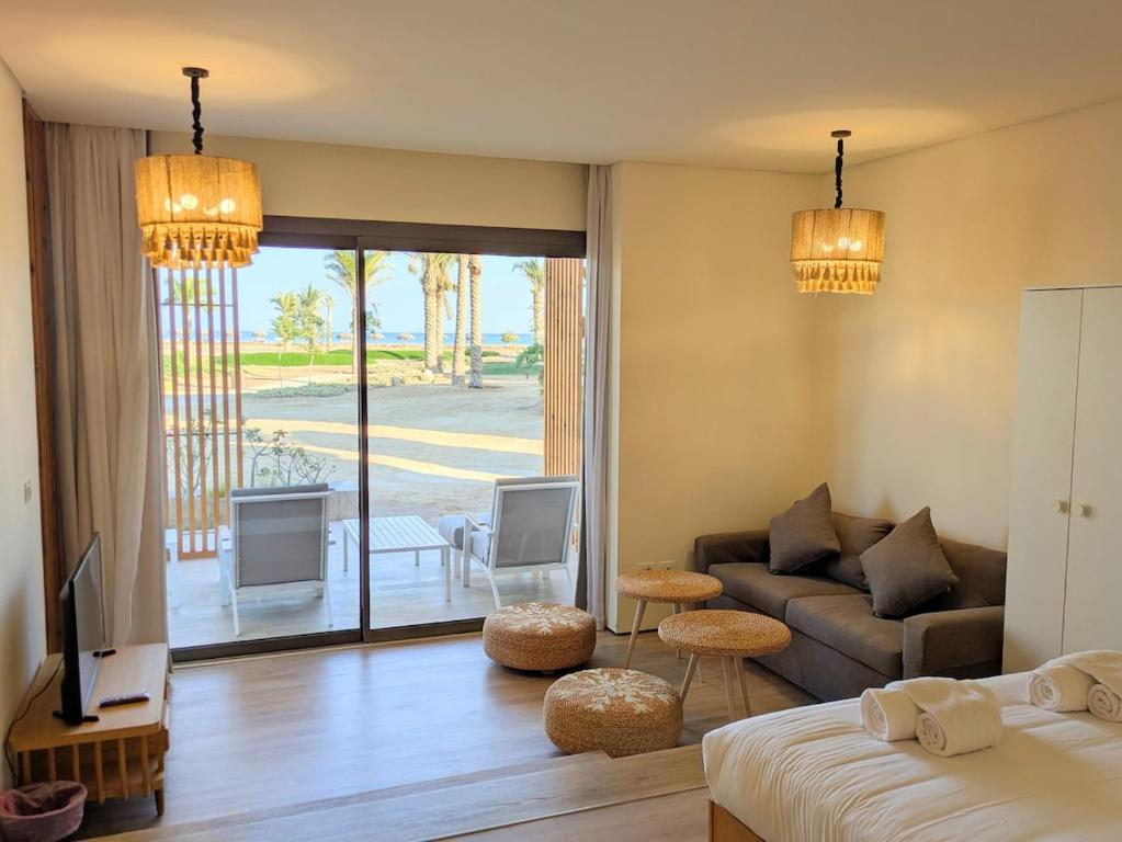 Beachy Pool side Mesca Cabana Somabay Steps to Sea, Hurghada (updated ...