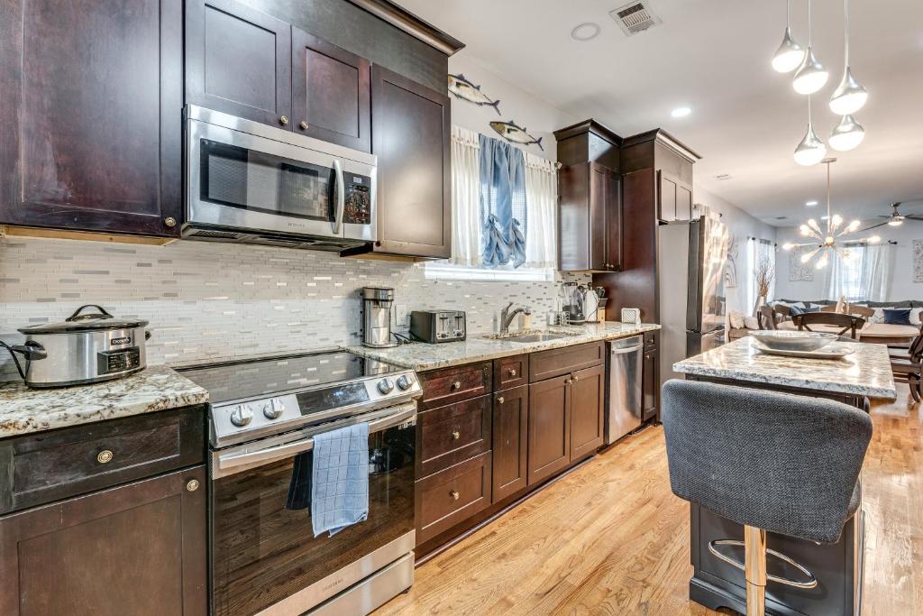 Chic Atlanta Home Close to Downtown and Stadiums, Atlanta (updated ...