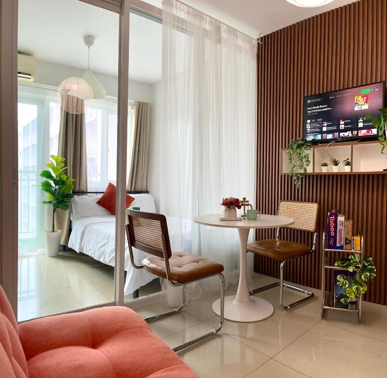 Shore A Residences 1br Pool view PASAY NAIA MOA PICC, Manila की (2026 ...