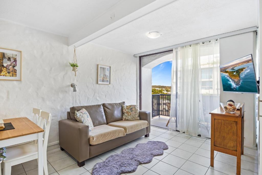 Great Location 1-Bed with Pool by Mooloolaba Beach, Mooloolaba (updated ...