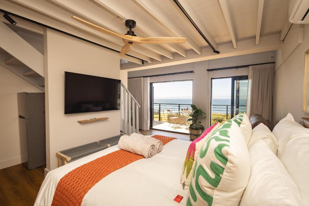 Oceanfront Duplex Apartments, Hermanus Waterfront, Hermanus (updated ...