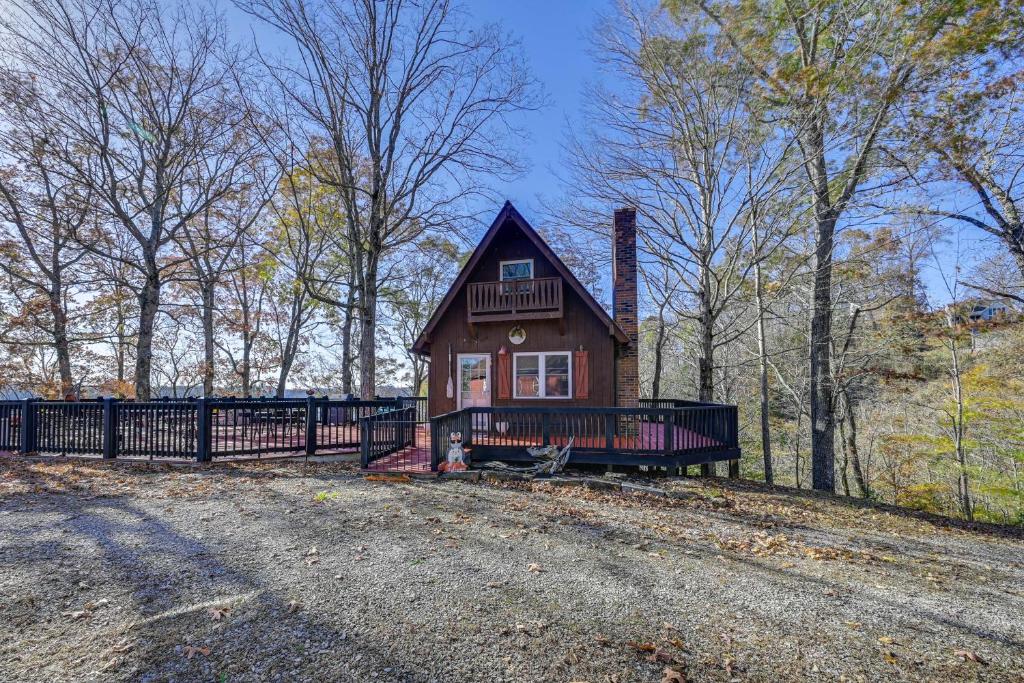 A Hidden Gem! Couples Escape with Dale Hollow Views, Byrdstown (updated ...