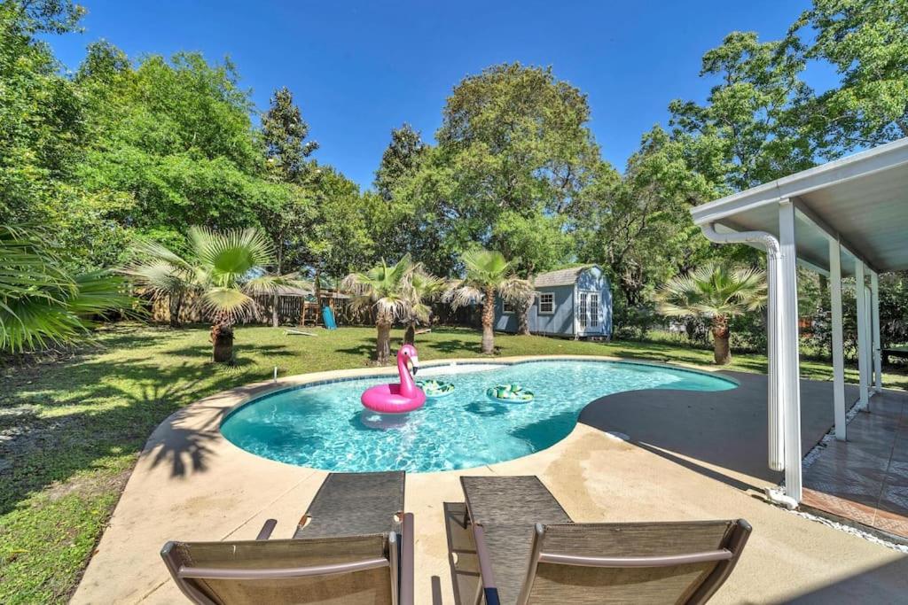 4 BR 2 BA Private Pool Pickleball Fun（Cinco Bayou）：（最新料金：2026年）