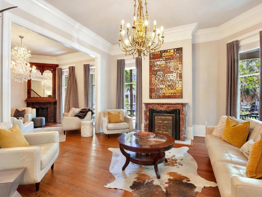 Whitfield Square, Savannah (updated prices 2026)