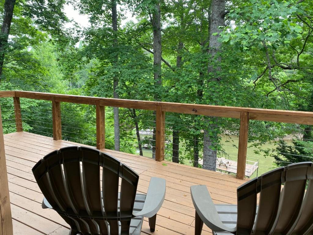 Lake Lanier Hideaway Waterfront with Game Room and Dock, Murrayville ...