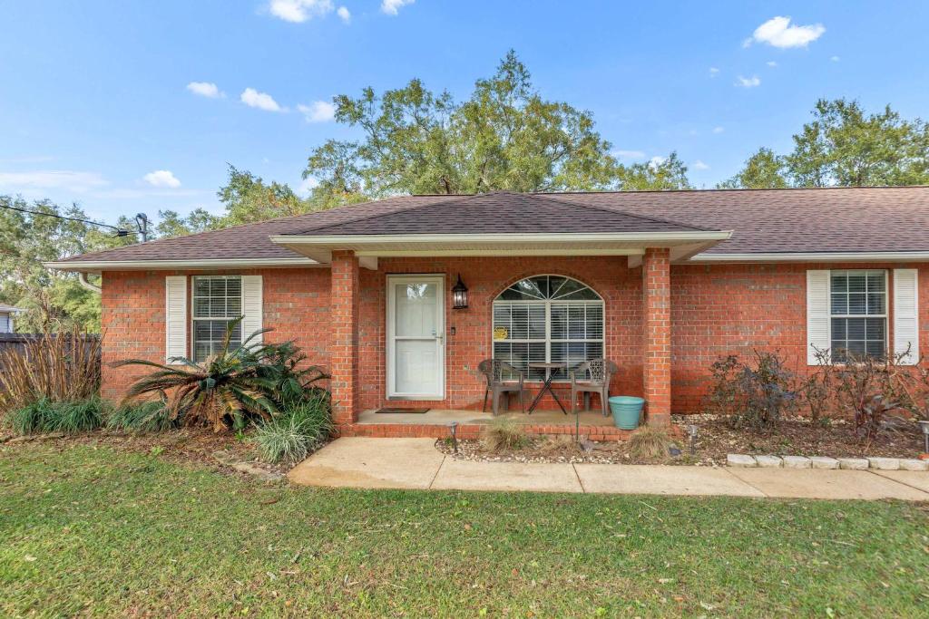 Holley House 4 Beds Foosball & Near the Beach, Woodlawn Beach ...