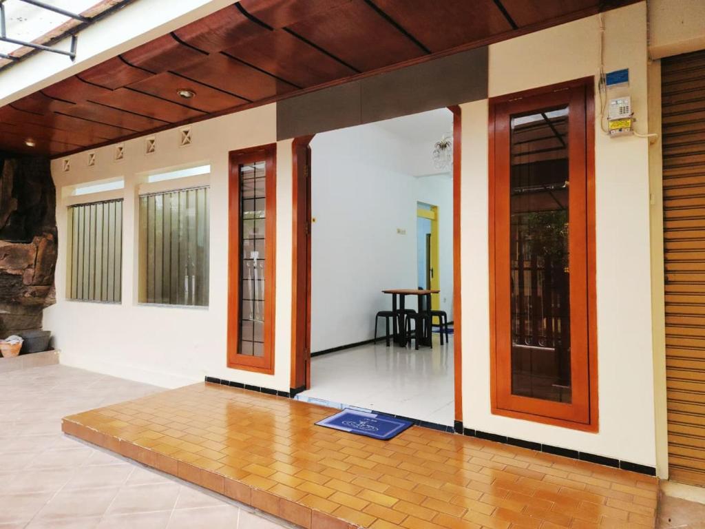 Neomi Guesthouse Malang, Betek (preços atualizados 2026)