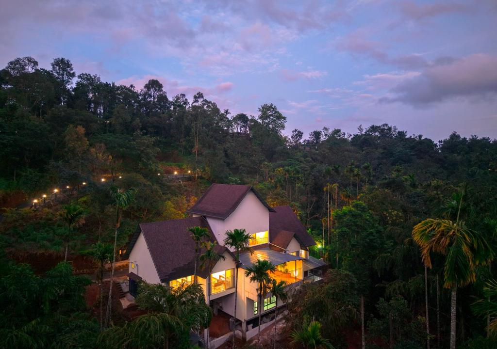 Achutham Cottages Wayanad by VOYE HOMES, Padinjarathara (updated prices ...