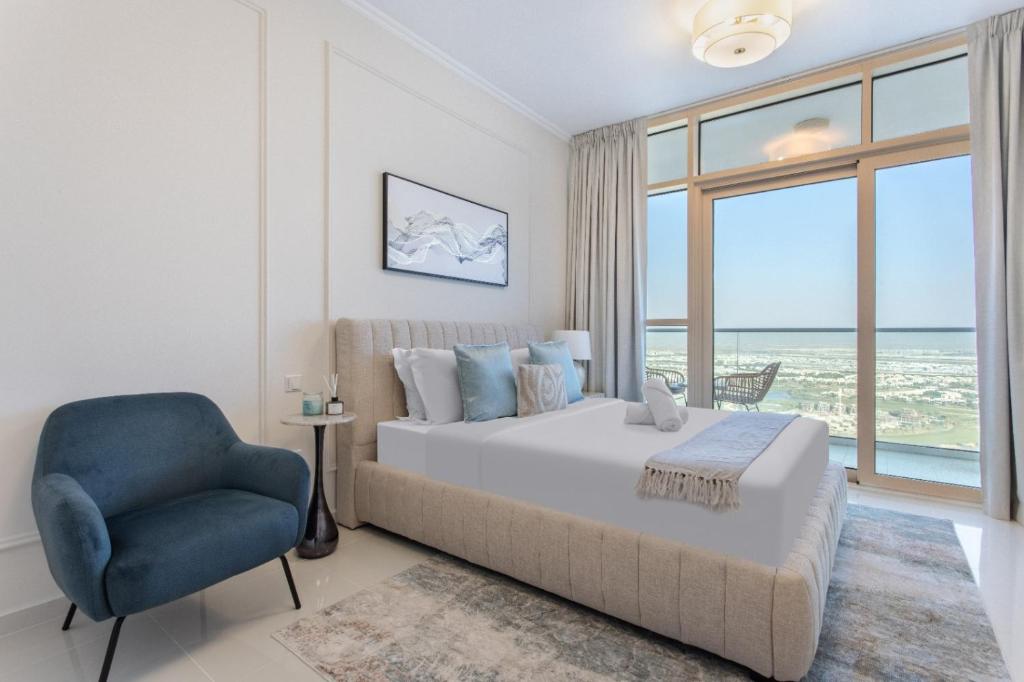 Sky-High Luxury Studio Overlooking Trump Golf Club-Carson A, DAMAC ...