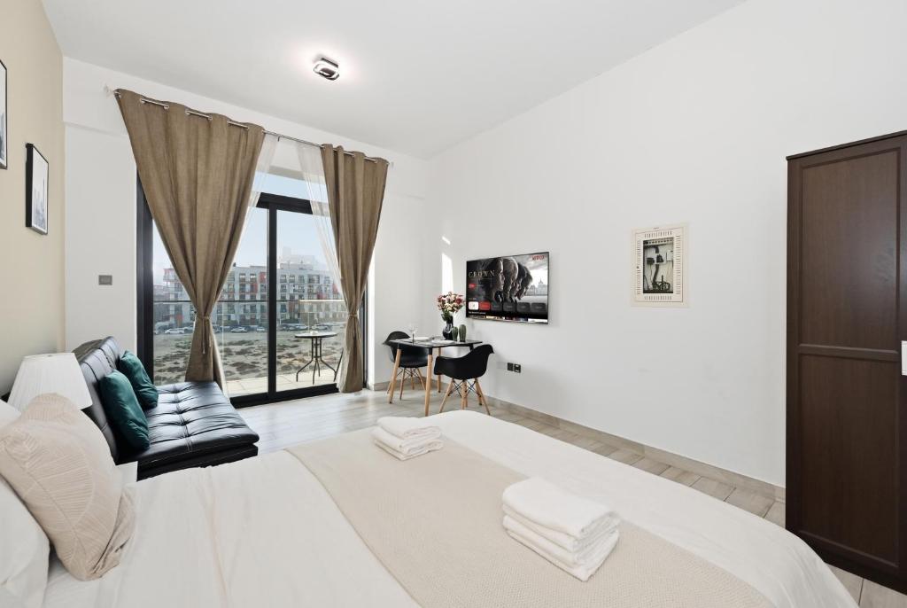 Dubai JVC - Oxford Residence 2 - Parking&Balcony, Dubai (prețuri actualizate 2025)