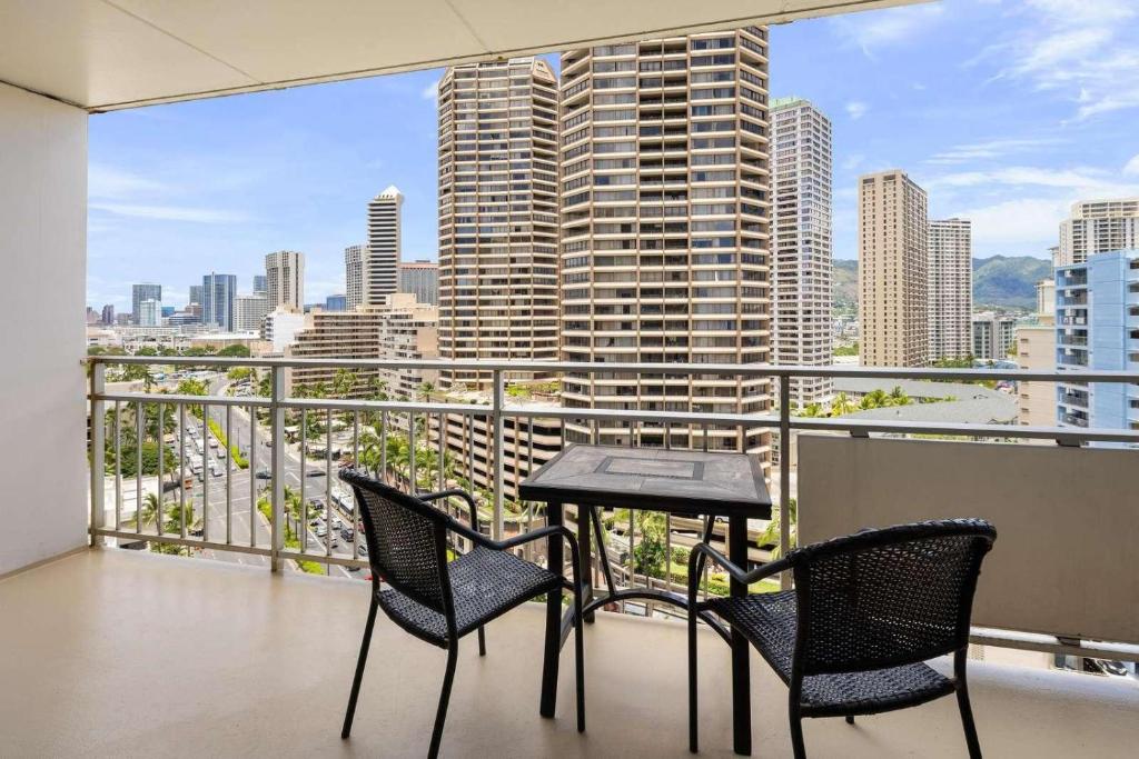 Ilikai 1423, Honolulu (updated prices 2026)