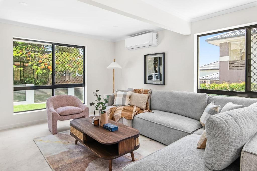 Modern Family Escape in Rochedale Pool and Comfort, Brisbane (preus ...