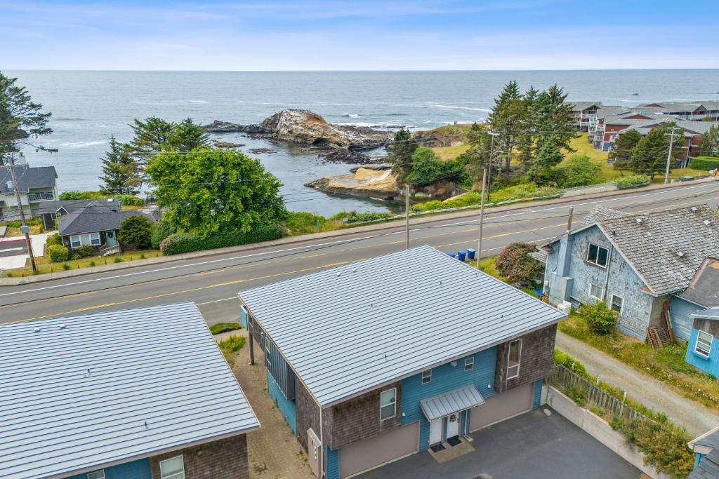Steps to Pirate Cove Oregon Coast Condo with View, Depoe Bay (precios ...