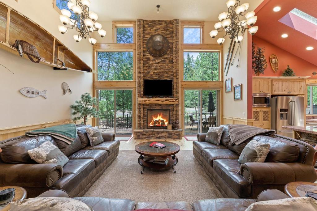 Sunriver Hot Tub Stay with Game Room near SHARC, Sunriver (updated ...