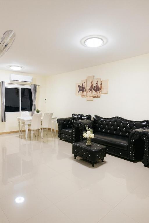 Modern 3BR Gusto Townhouse II near Airport, Ban Nong Chaeng की (2026 के ...