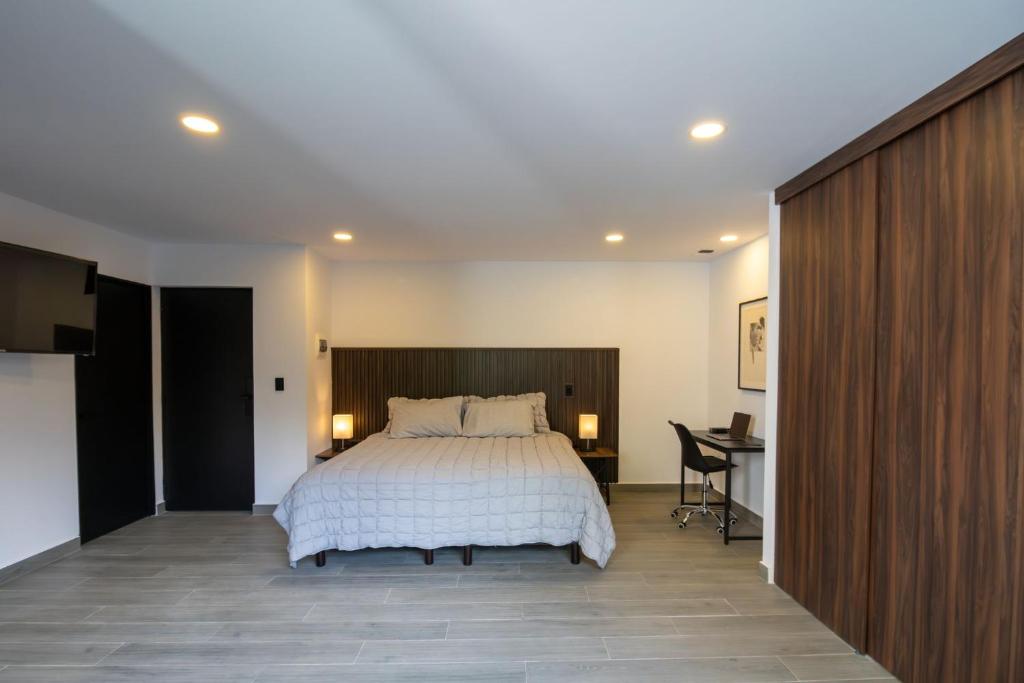 Luxurious Room in Heart of Ciudad de Mxico - Room B1, Мехико ...