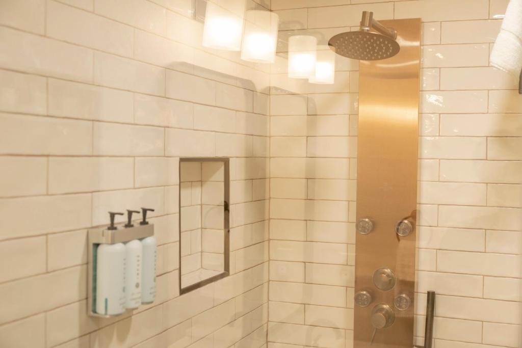 View On the Rocks Scenic Mountain Oasis with Hot Tub, Fire Pit and Game ...