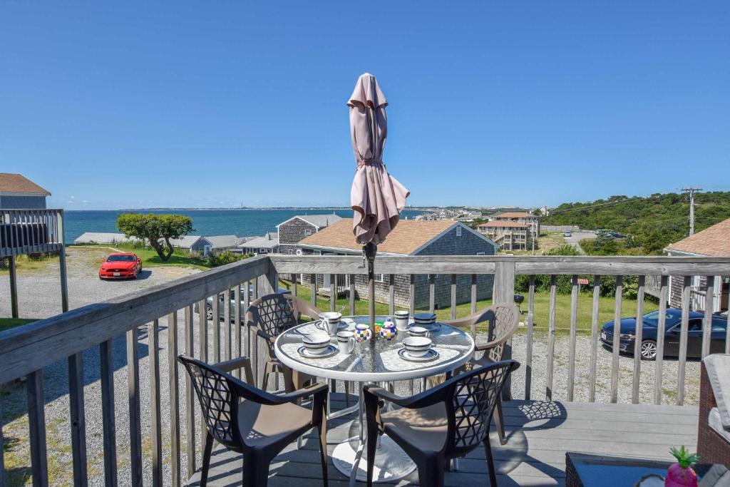 12216 - Beautiful Views of Cape Cod Bay Access to Private Beach Easy ...