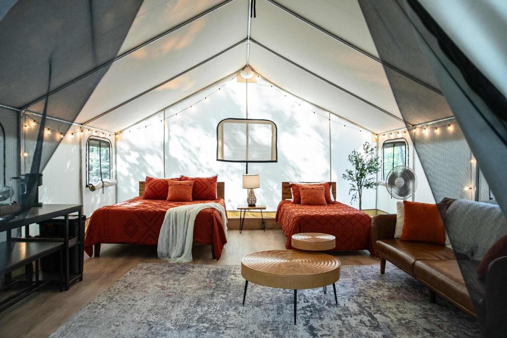 Robin's Nest-Lux Camping Tent in the Gorge, Rogers (updated prices 2026)