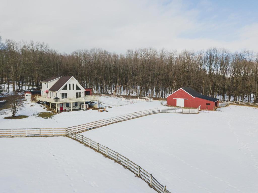5 Acre Modern A-Frame Mountain Farm House, Pine Bush (обновени цени за ...