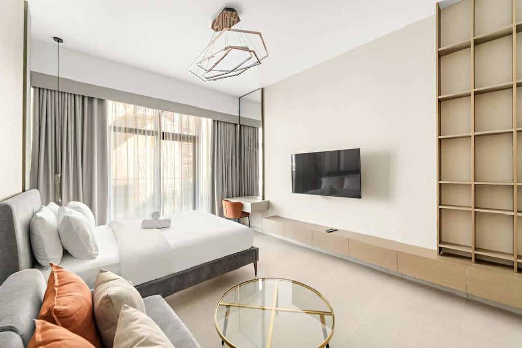 High-end studio with rooftop pool and gym, Dubai (preços atualizados 2026)