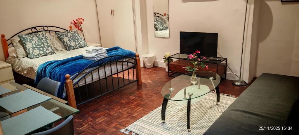 London W2 Studio apartment for three, London (updated prices 2026)
