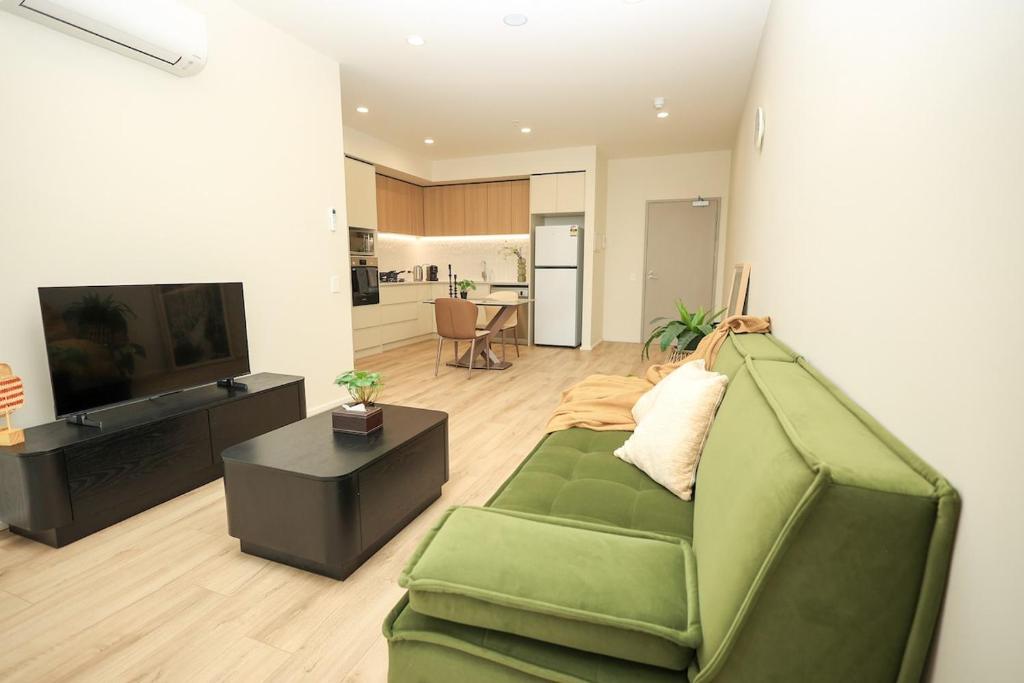 VTA - Urban Comfort - Modern 1BR with Balcony, Adelaide (prezzi ...