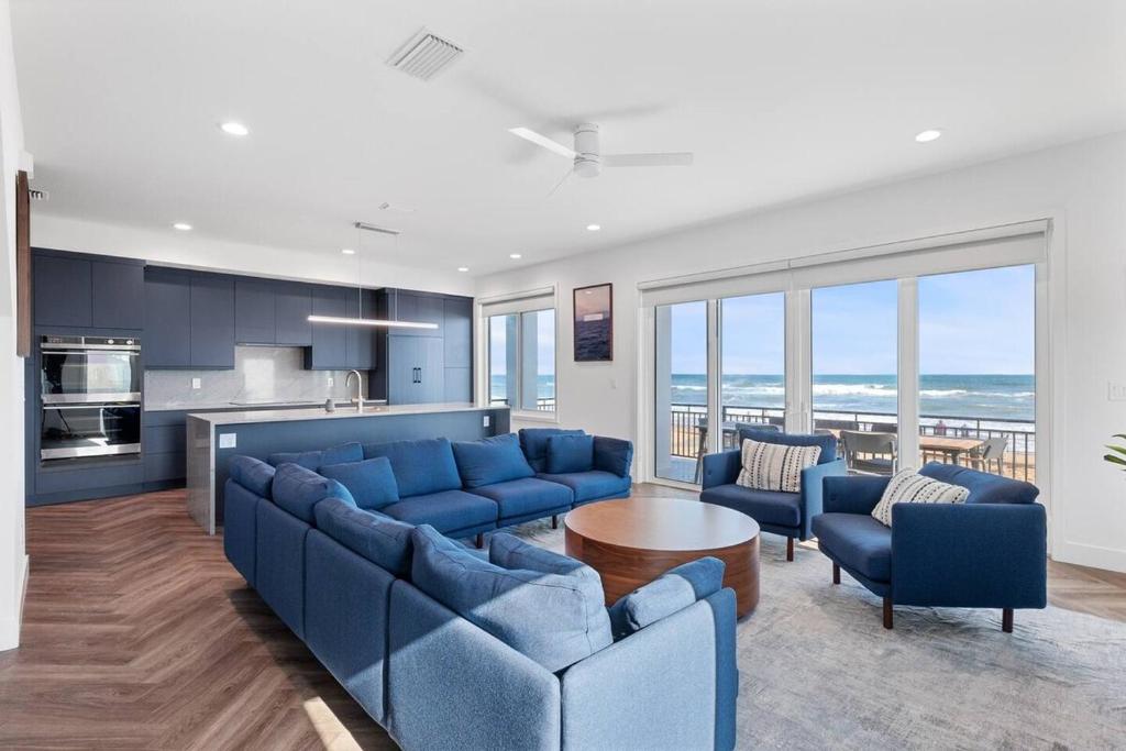 Oceanfront, Pool, New Smyrna Modern Beach House, New Smyrna Beach ...