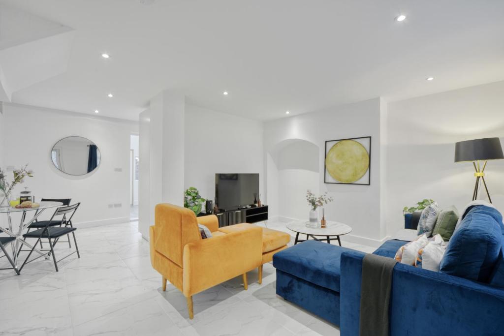 Bright Modern Edgware Home with Garden & Parking Sleeps 6, Edgware ...