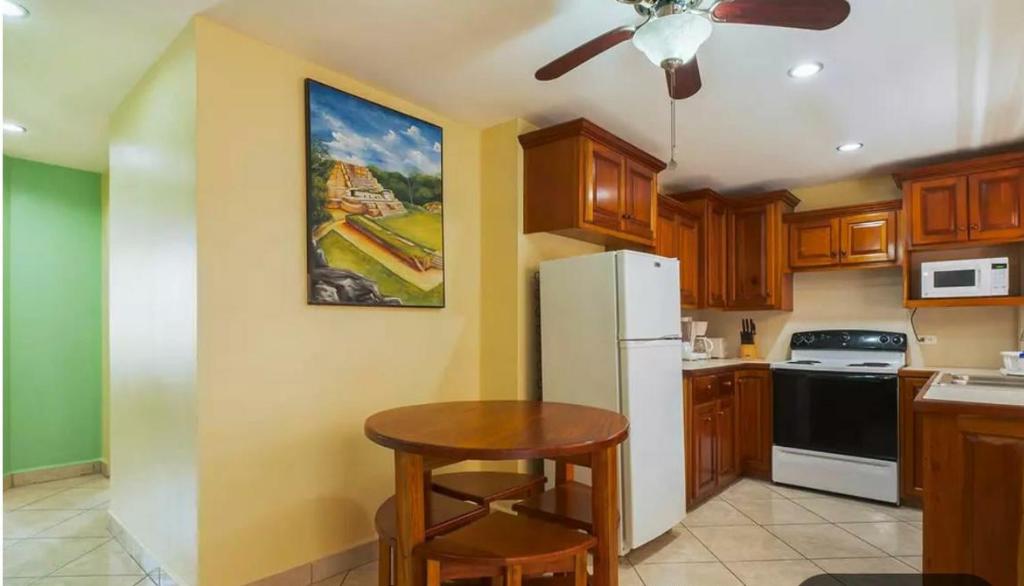 Paradise suites &residence, San Pedro (prisene oppdatert 2025)