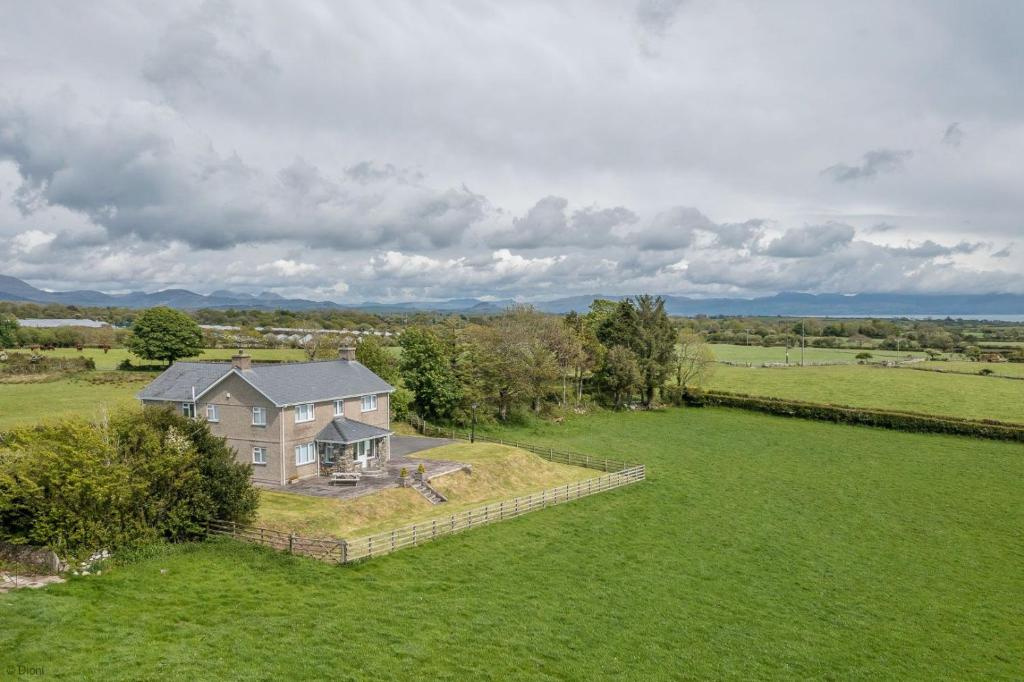 Gelli-Gron, Llanarmon (updated prices 2026)