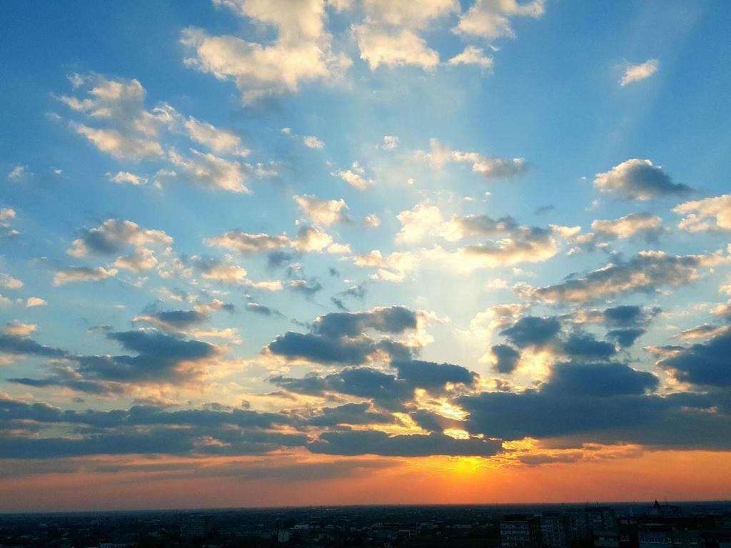 Central SkyView Apartment ทิมิชัวรา (ราคาอัปเดตปี 2025)