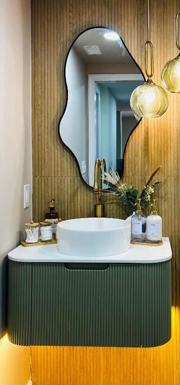 Modern Decatur Apt B near Emory, Midtown, Downtown, Decatur (updated ...