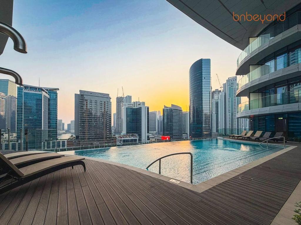 3BR Skyline Burj Panorama with Infinity Pool Vibes, Dubai (updated ...