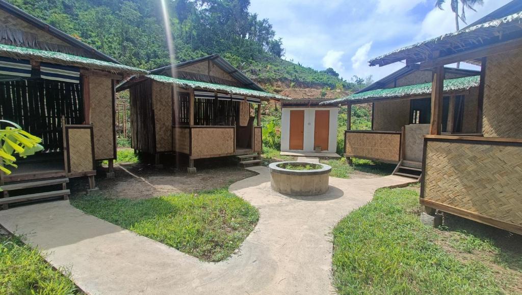 Tony's Country Glamping with chalet with private wash room ...
