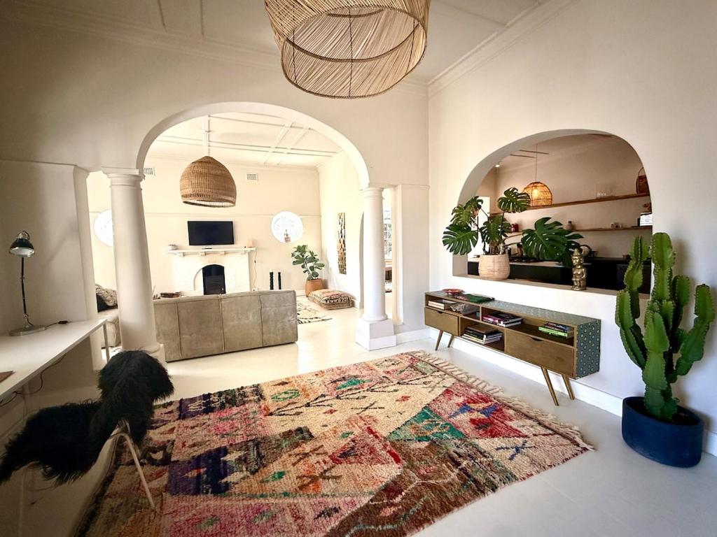 Chic and Modern Victorian Oasis in Sea Point, Kejptaun (ažurirane cene ...