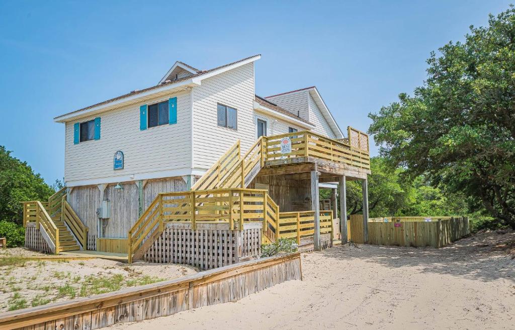 C9010 The Swan Shack - 4x4 Beach Oceanside, Pool, Hot Tub, Theater ...