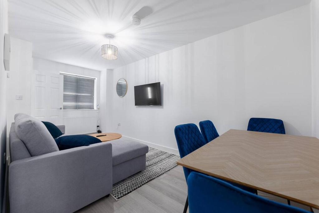 Modern Family Home Near Liverpool City, Wallasey (updated prices 2026)